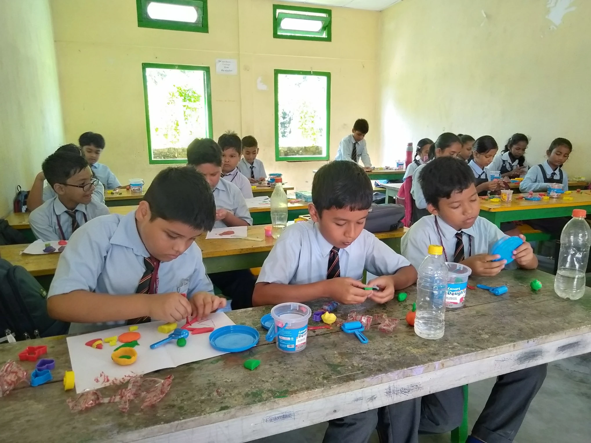 Model English School